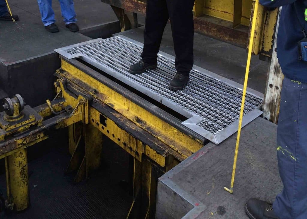Locomotive Work Platforms