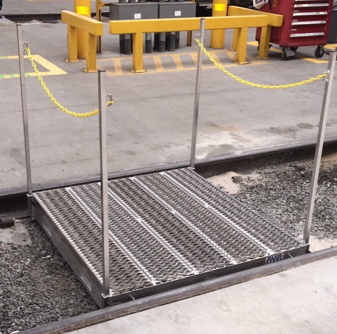 Aluminum Pit Crossover Bridge